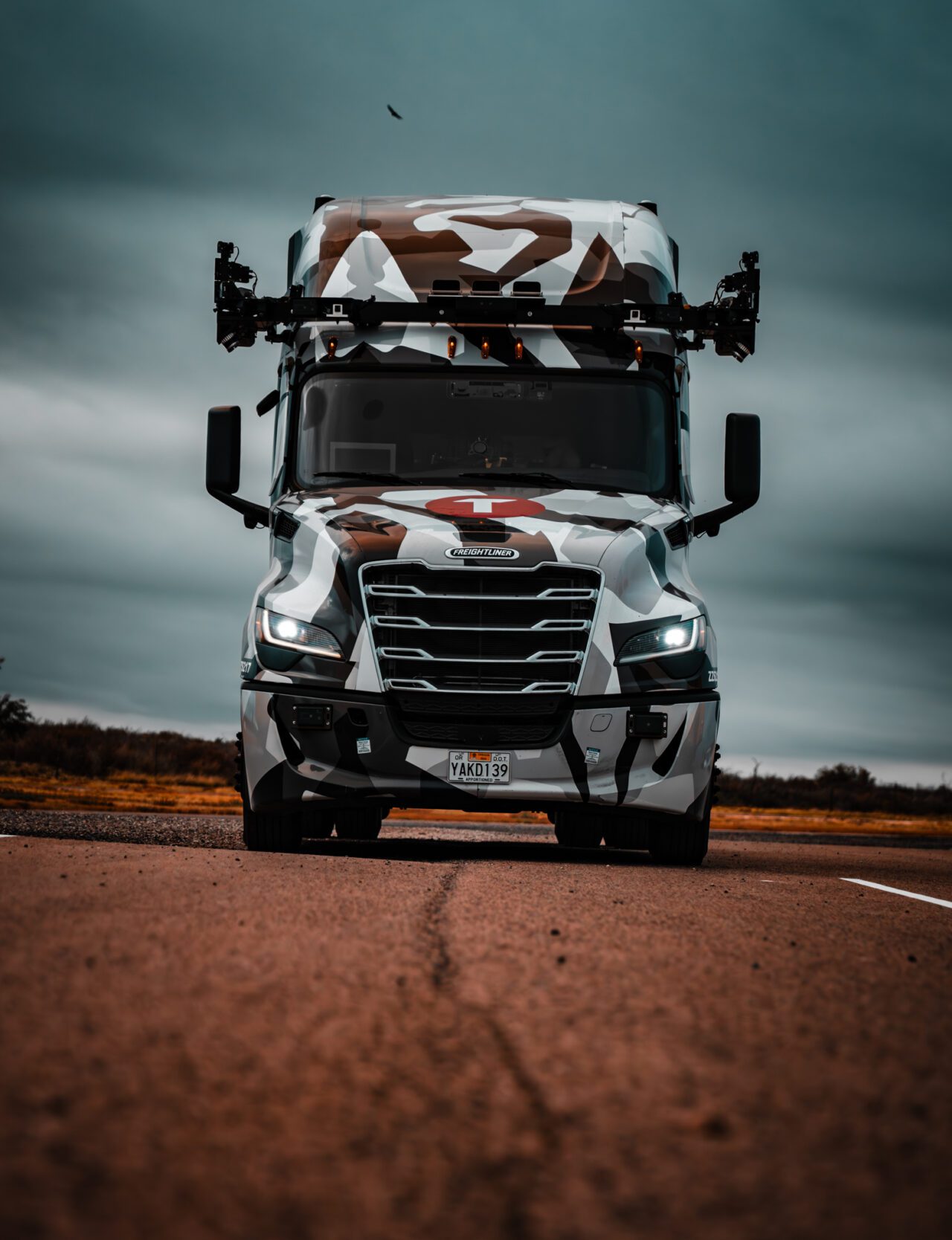 Self-Driving Semi-Truck Makes its First Driverless Journey